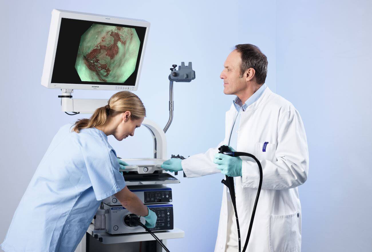 Compact Surgical Tower for Efficient Medical Imaging Procedures